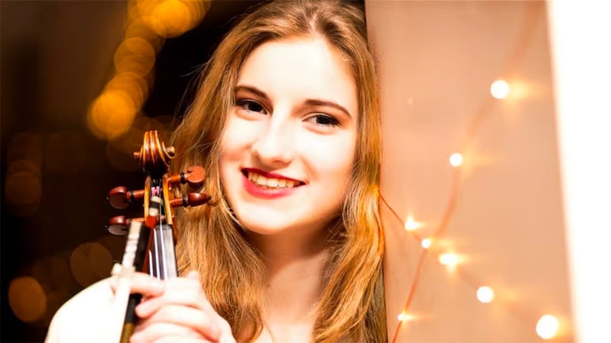 Sofia Radovic, 17, violin & viola | WFMT