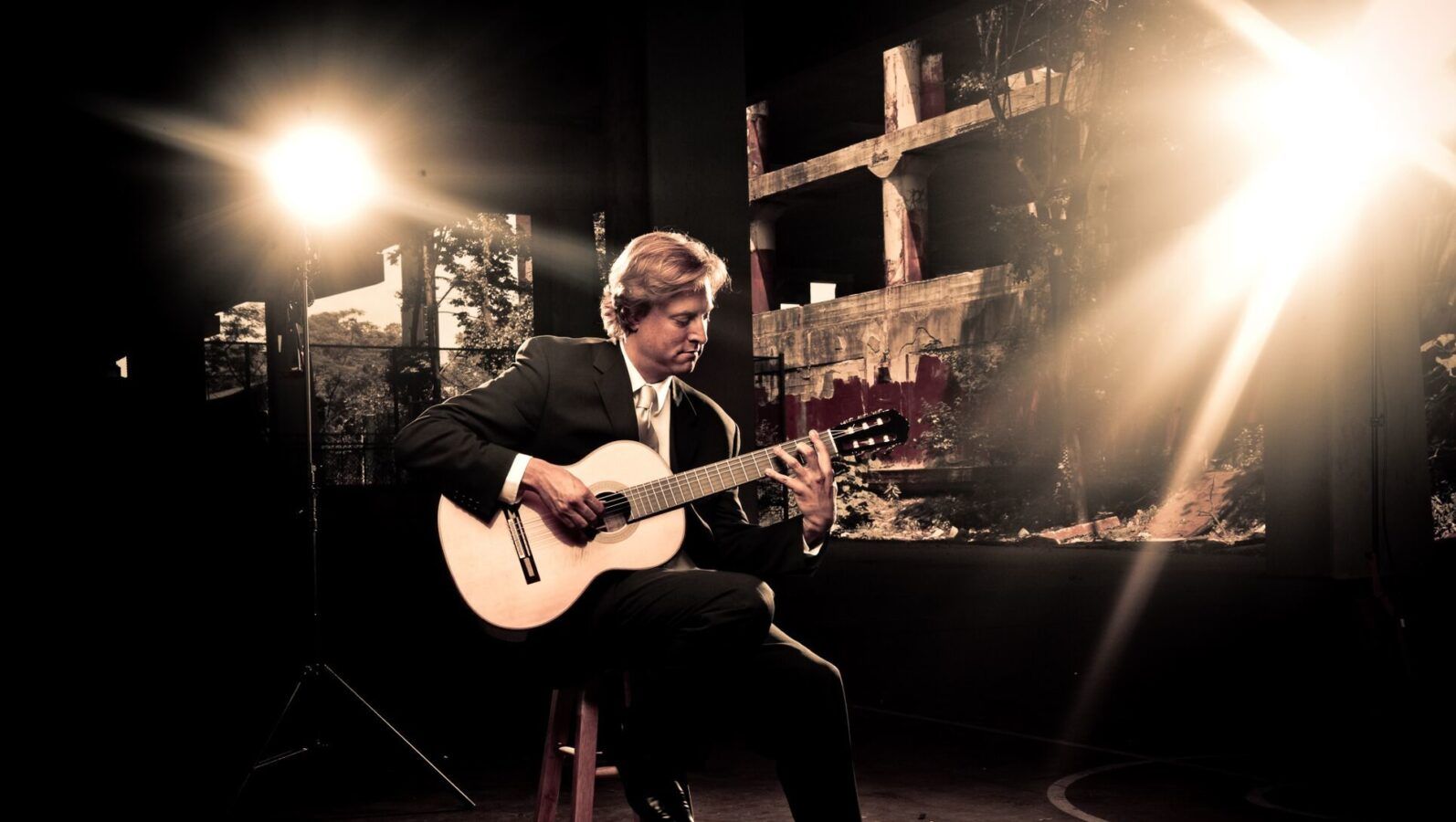 Latin American Guitar Music | WFMT