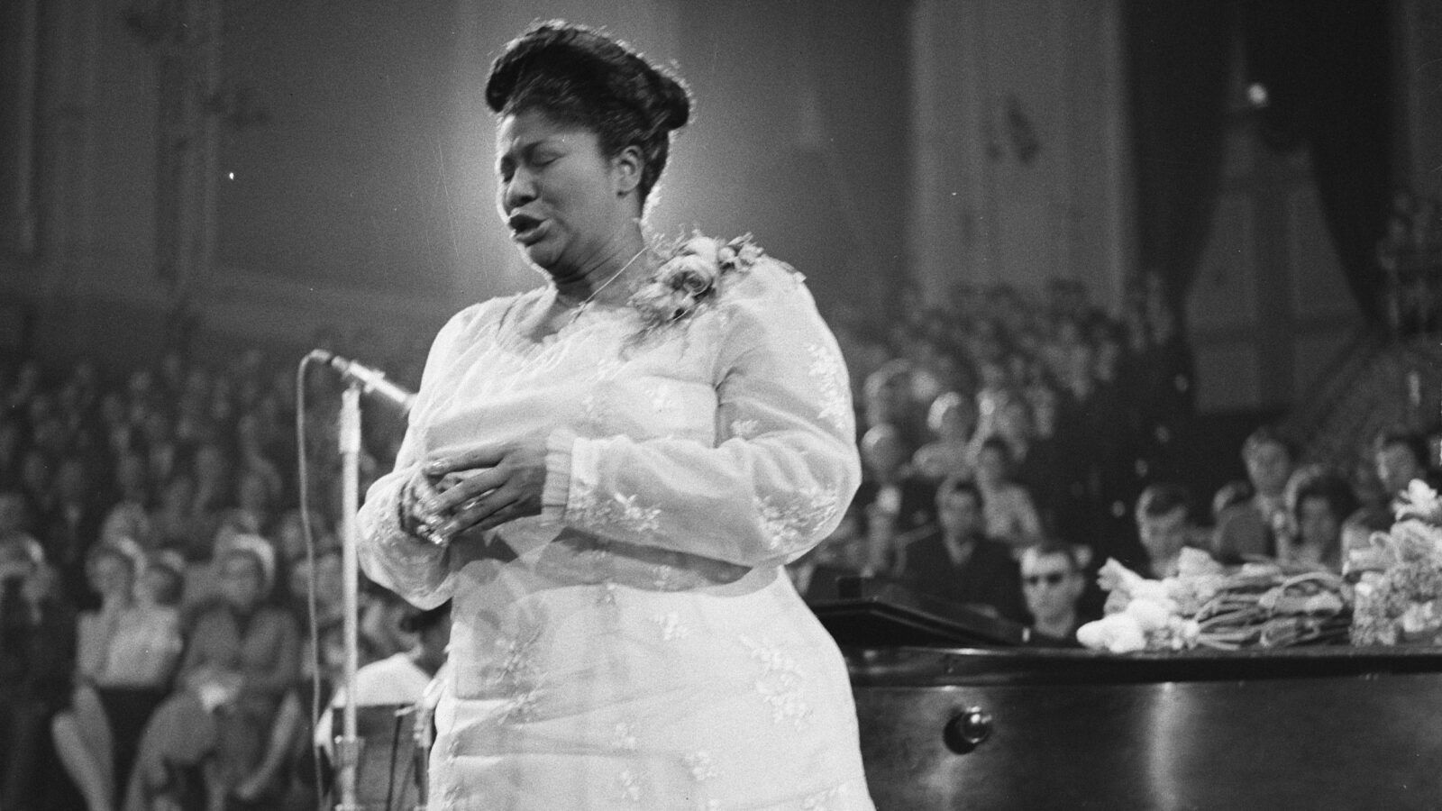 STREAM: This Rare Live Recording of 'Queen of Gospel' Mahalia Jackson ...