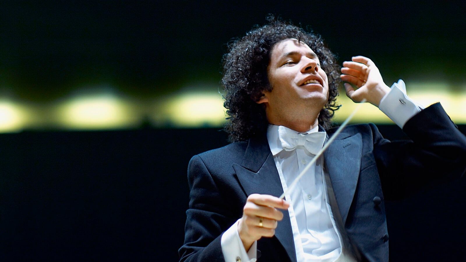 Gustavo Dudamel wins the Gish Prize, a top arts honor | WFMT