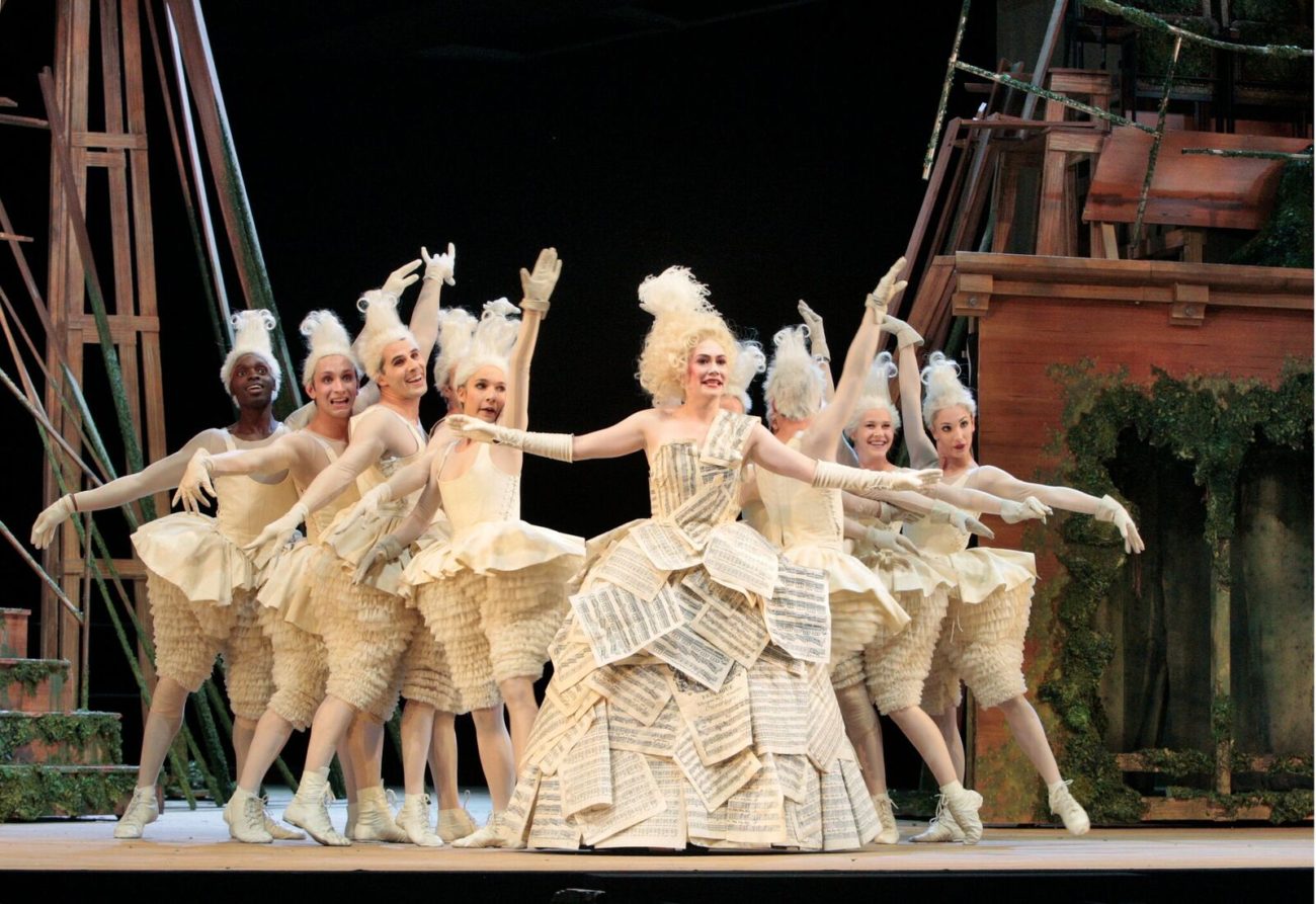 How Conductor Harry Bicket Gets a Modern Orchestra to Sound Period ...