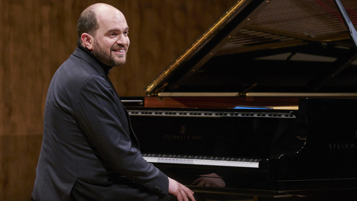 How Do You Practice a Concerto Without an Orchestra? Pianist Kirill ...