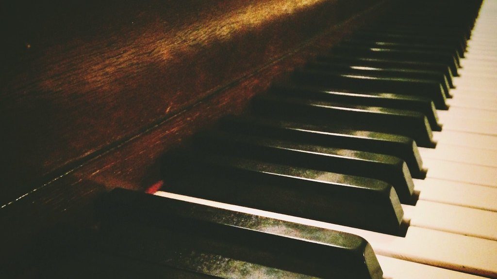 Spanish works for the piano performed by Spanish pianists | WFMT