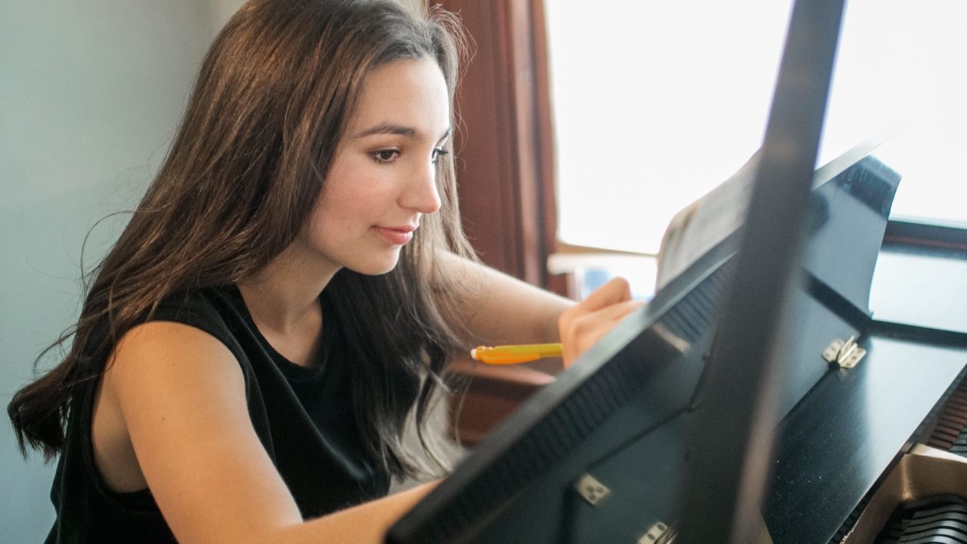 Emily Bear, 16, pianist and composer | WFMT
