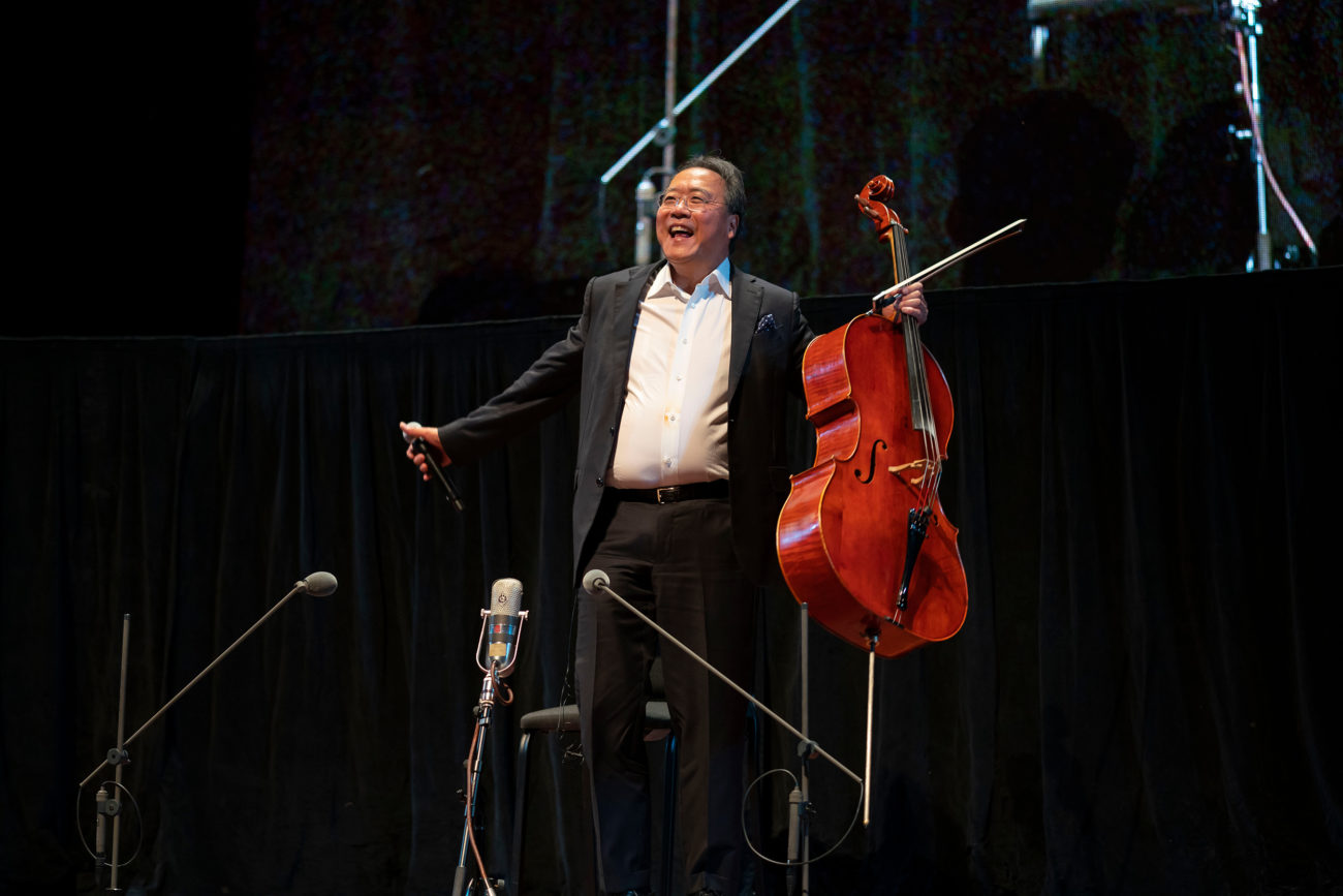 Cellist Yo-Yo Ma Performs Bach’s Cello Suites in Free Concert for ...