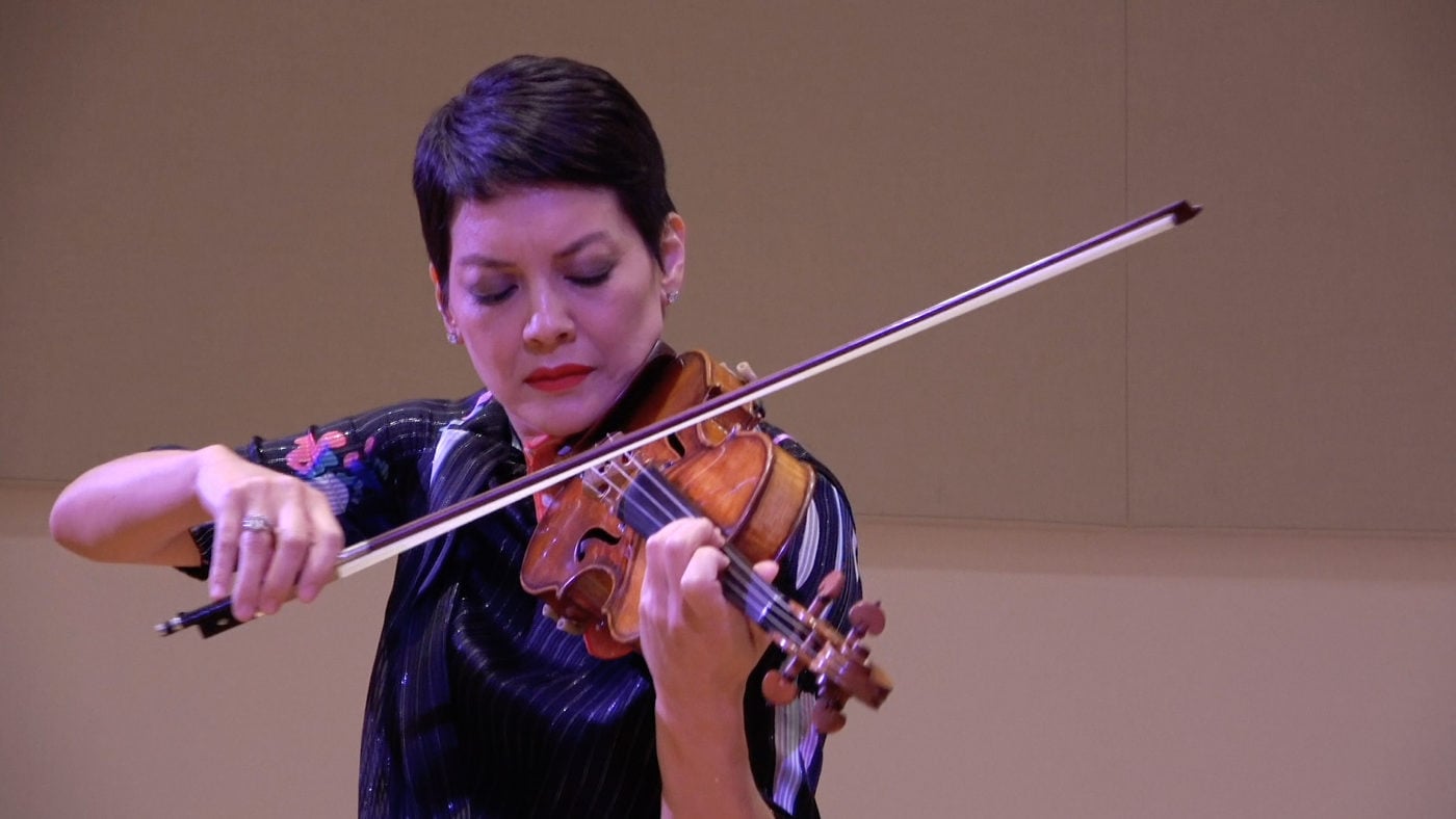 Video: Violinist Anne Akiko Meyers Plays Ave Maria | WFMT
