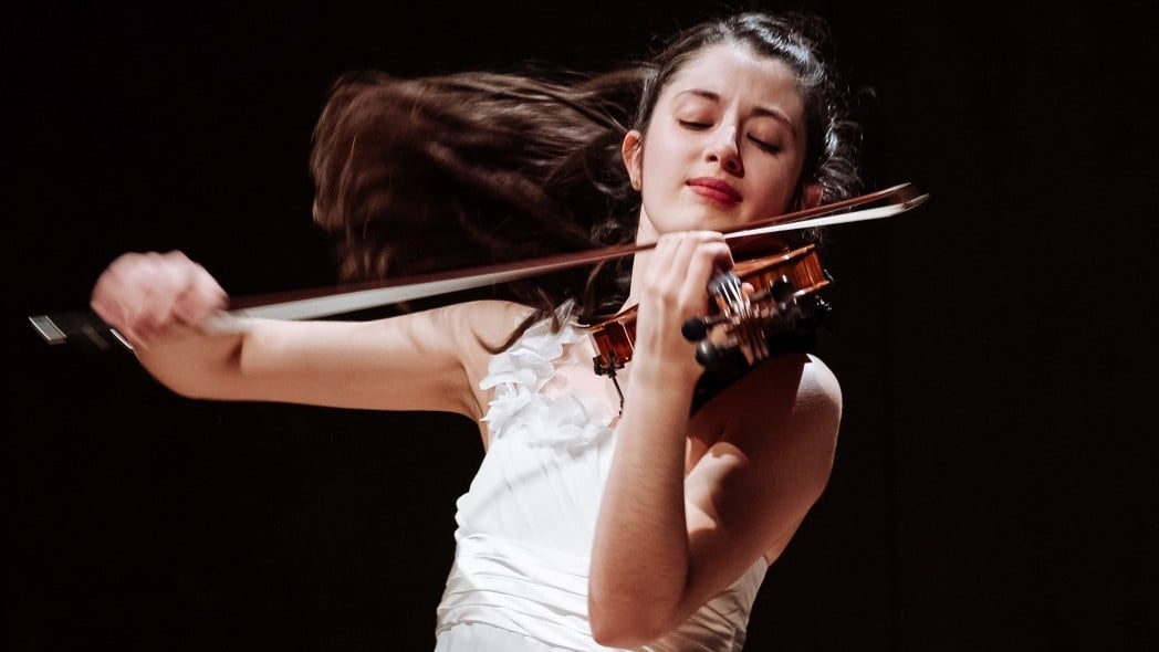 María Dueñas in Bruch's Violin Concerto | WFMT